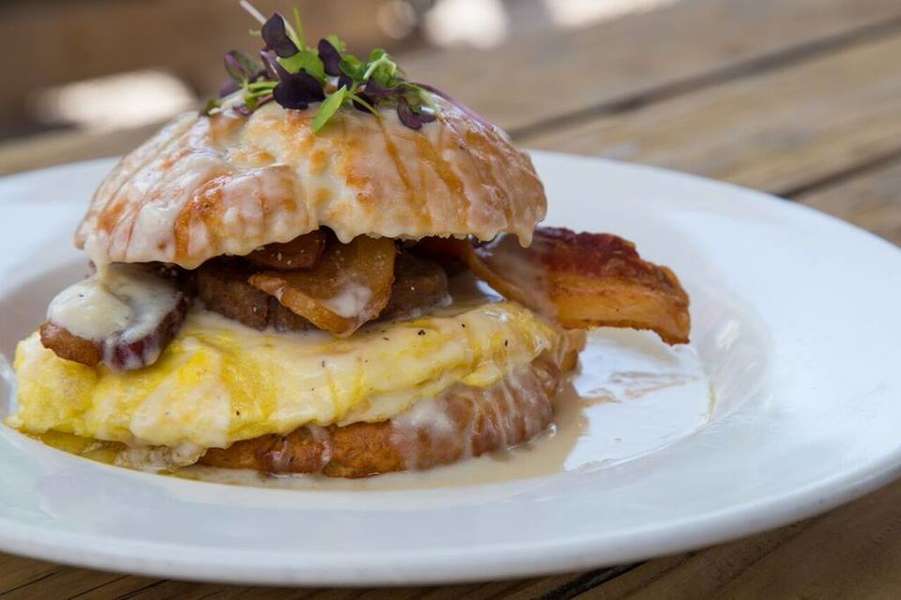 Beaver's: A Bar in Houston, TX - Thrillist