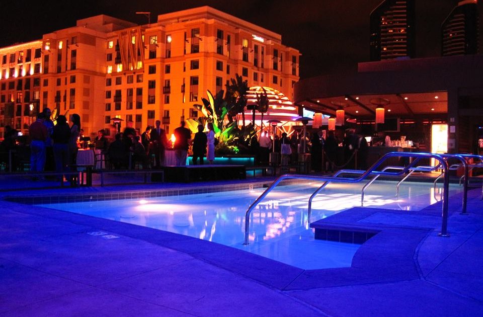 LOUNGEsix: A San Diego, CA Bar.