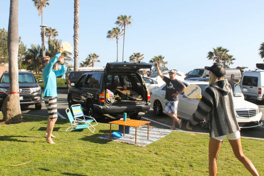 Guide to Proper Tailgating in a Beach Parking Lot - Thrillist