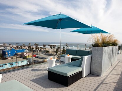 High Rooftop Lounge: A Bar in Venice, CA - Thrillist