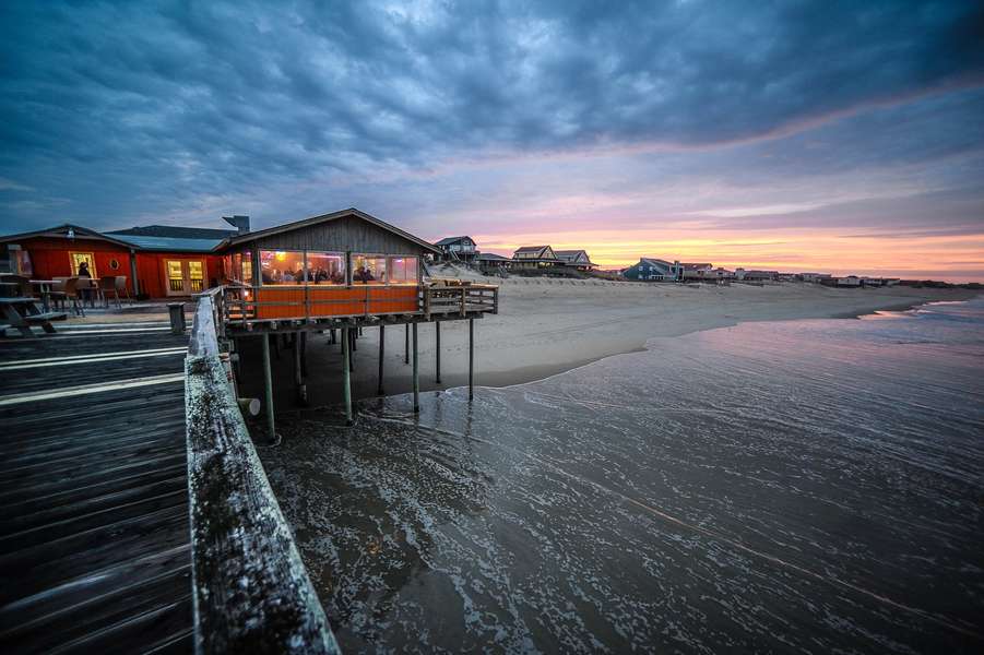 Fish Heads Bar & Grill: A Bar in Nags Head, NC - Thrillist