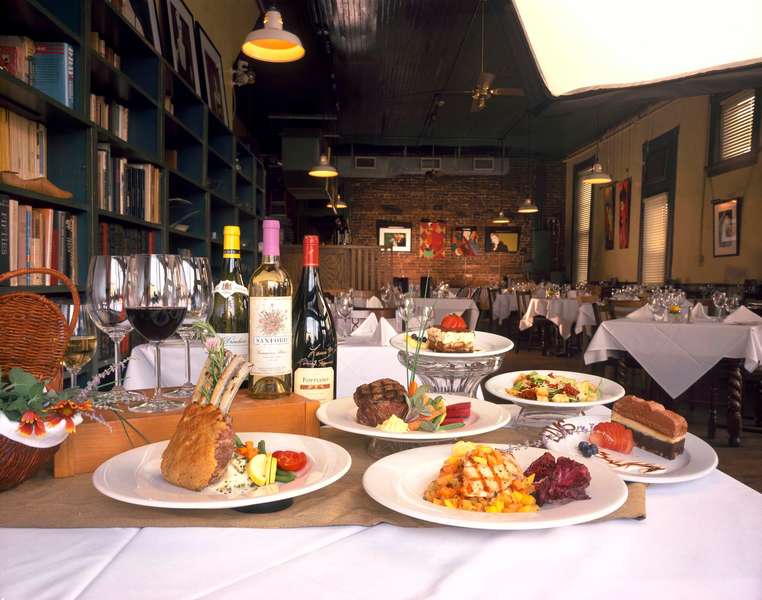 The MaD PLaTTeR: A Bar in Nashville, TN - Thrillist