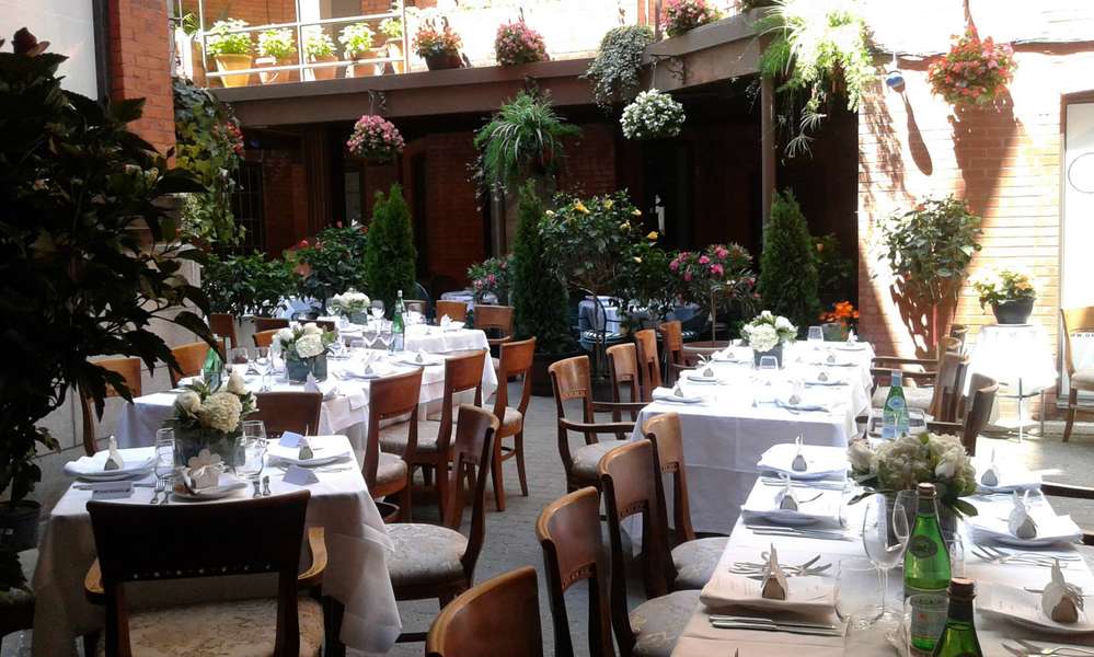 Café Il Cortile: A Restaurant in Montréal, QC - Thrillist