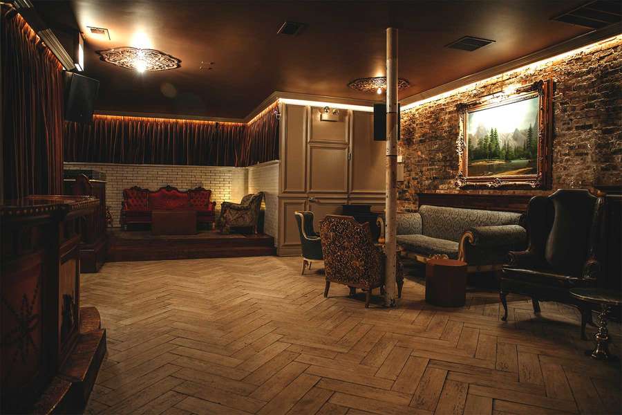 Bar DeVille: A Bar in Chicago, IL - Thrillist