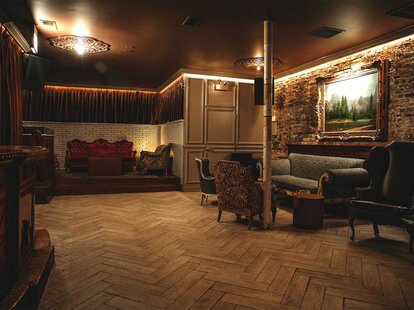 Bar DeVille: A Bar in Chicago, IL - Thrillist
