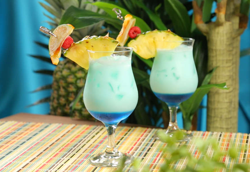 Swimming Pool Cocktail Recipe Video - Thrillist