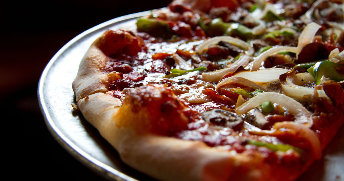 The Hood Bar & Pizza: A Los Angeles, CA Bar.