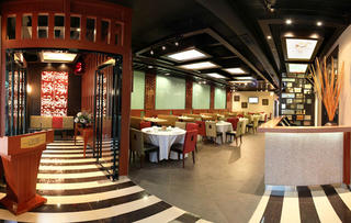 Phoenix Restaurant: A Chicago, IL Restaurant.