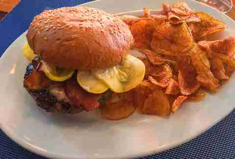 Best Burgers in New Orleans, Louisiana - Burger Quest - Thrillist