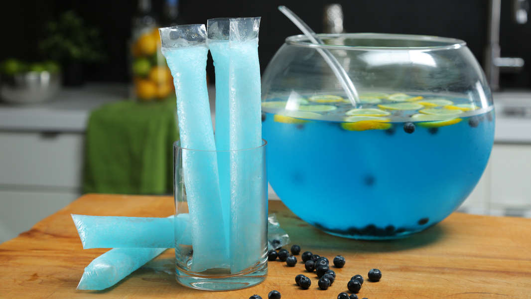 Blue Hawaiian Punch Freeze Pops Recipe Video - Thrillist