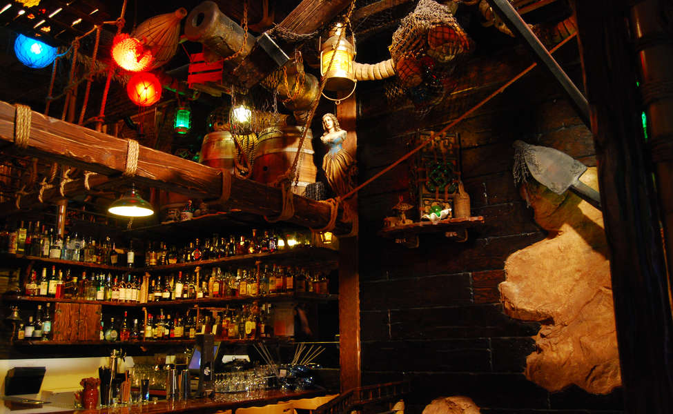 How Don the Beachcomber and Trader Vic Started the Tiki Craze - Thrillist