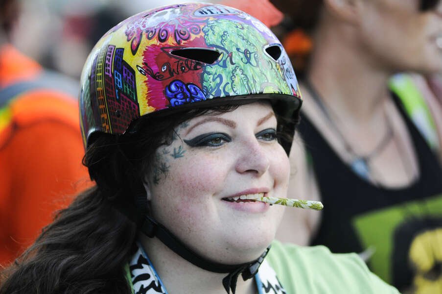 How to Smoke Pot in Legal Marijuana States: Colorado, Washington ...