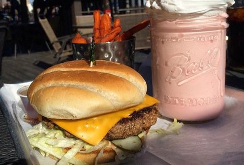 Big Four Burgers + Beer: A Louisville, IN Bar.