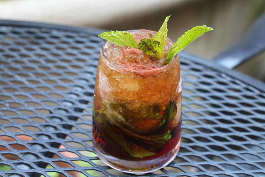 Thoroughbred Club: A Bar in Charleston, SC - Thrillist