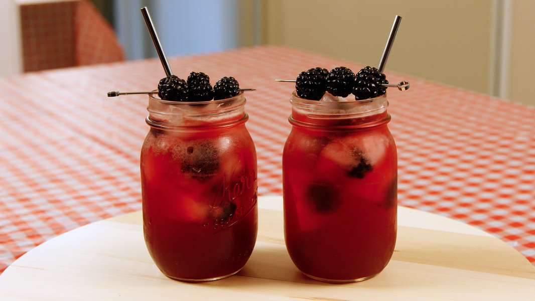 Bourbon Blackberry Collins Recipe Video - Thrillist
