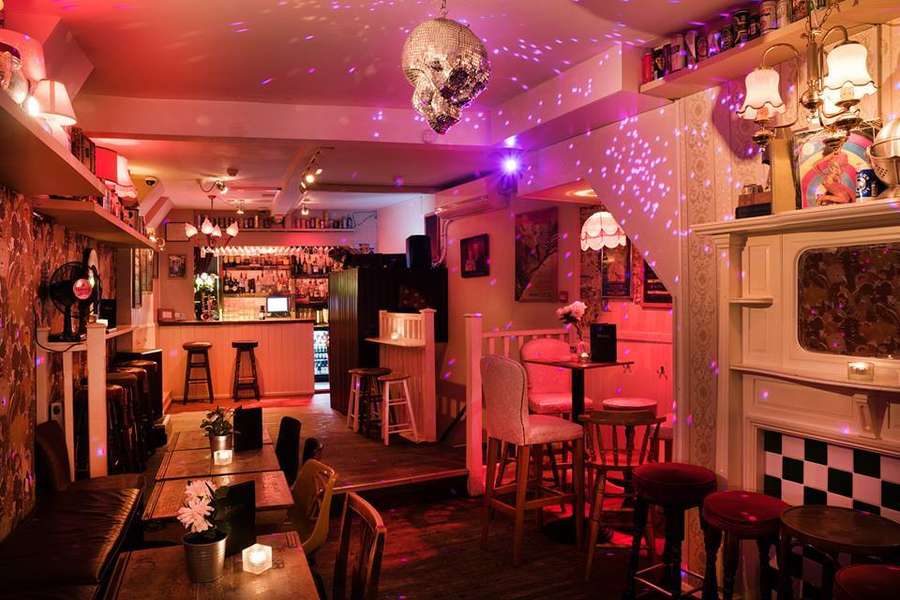 Simmons Bar: A Bar in London, Greater London - Thrillist