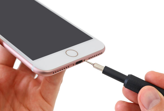 iPhone 7 Headphone Jack Replaced with Plastic - Thrillist