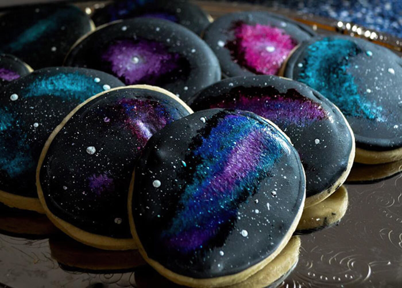 These Galaxy-Themed Cakes Are Out of This World Beautiful - Thrillist