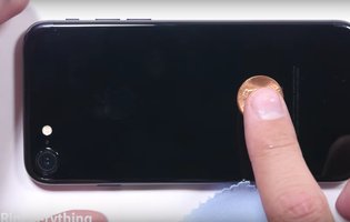This Is How Easily the Jet Black iPhone 7 Scratches (Video) - Thrillist