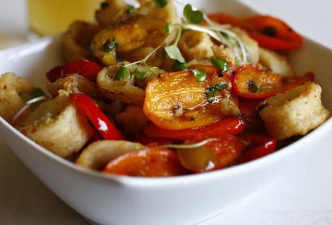 Macaroni's: Restaurant.