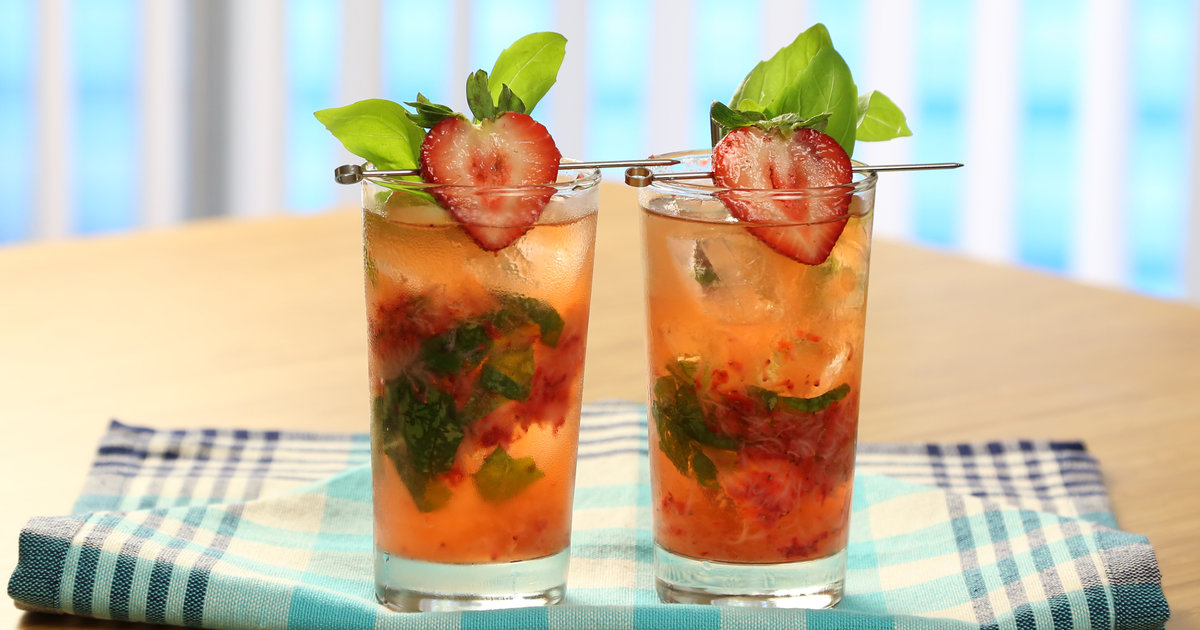 The Basilico Cocktail Recipe Video - Thrillist