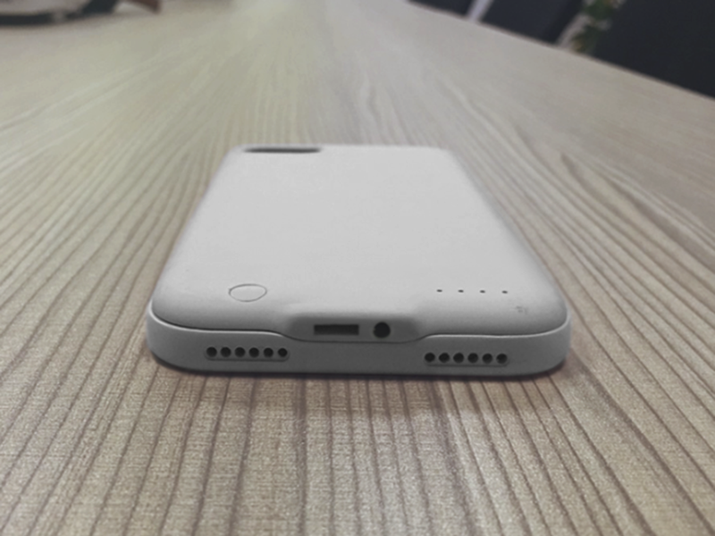 New iPhone Case Restores Headphone Jack - Thrillist