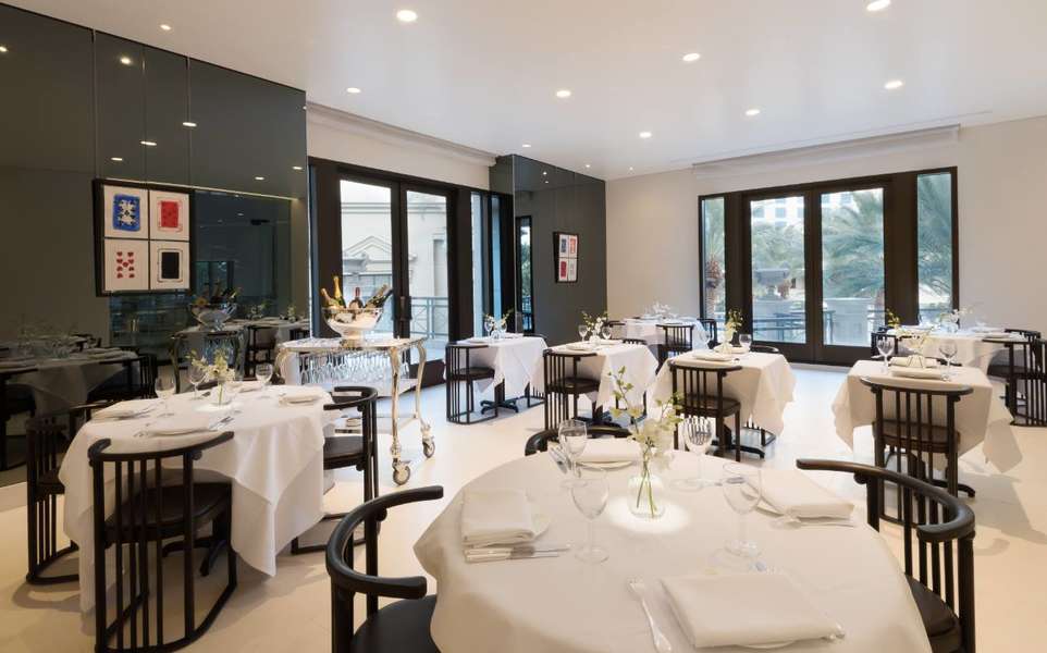 Caesars Palace Hotel & Casino: A Restaurant in Las Vegas, NV - Thrillist