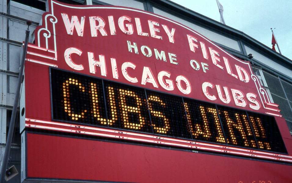 Cubs vs Giants: Boo Chicago Lawmakers at MLB Playoffs 2016 at Wrigley ...