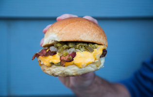Best Burgers in Milwaukee, Wisconsin - Burger Quest - Thrillist