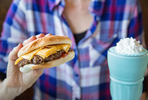 Best Burgers in Milwaukee, Wisconsin - Burger Quest - Thrillist