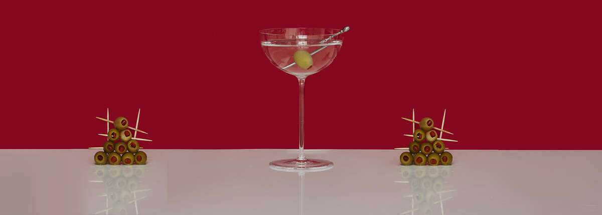 Martini Recipe: How to Make a Martini Cocktail - Thrillist