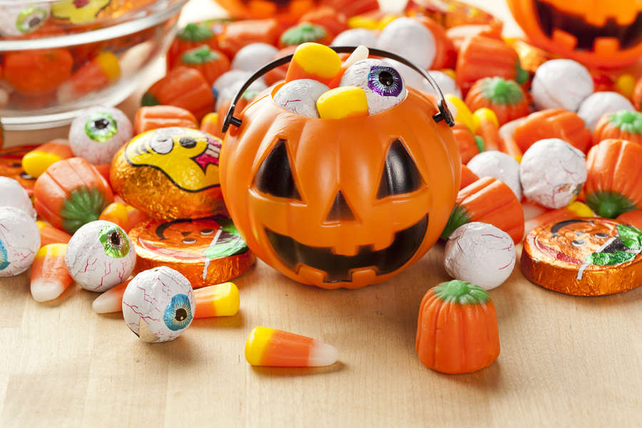 Trick or Treat History, Explained: Why Do We Give Out Halloween Candy ...