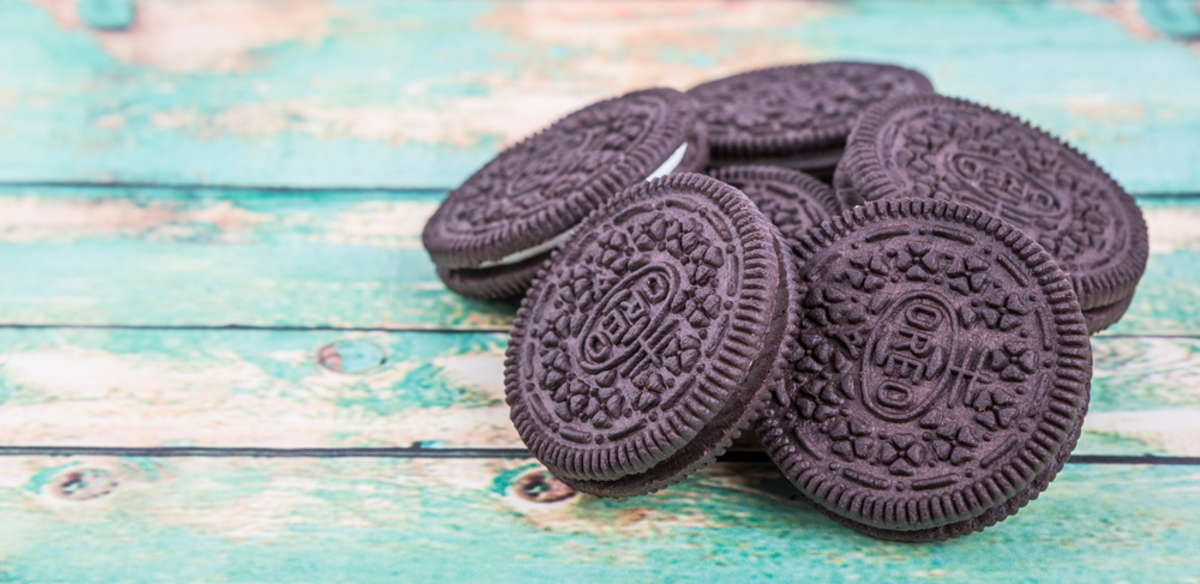 Which Side of The Oreo Gets The Icing When You Twist? - Thrillist