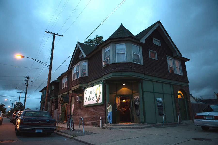Best Haunted Bars & Places to Drink on Halloween in Detroit, MI - Thrillist