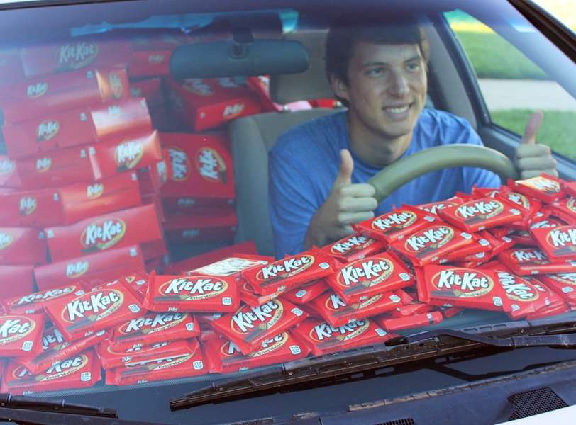 Kit Kat Filled This Dude's Car with 6,500 Candy Bars - Thrillist
