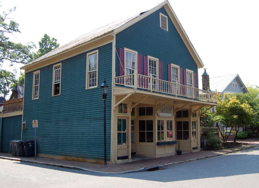 Alexander Michael's: A Bar in Charlotte, NC - Thrillist