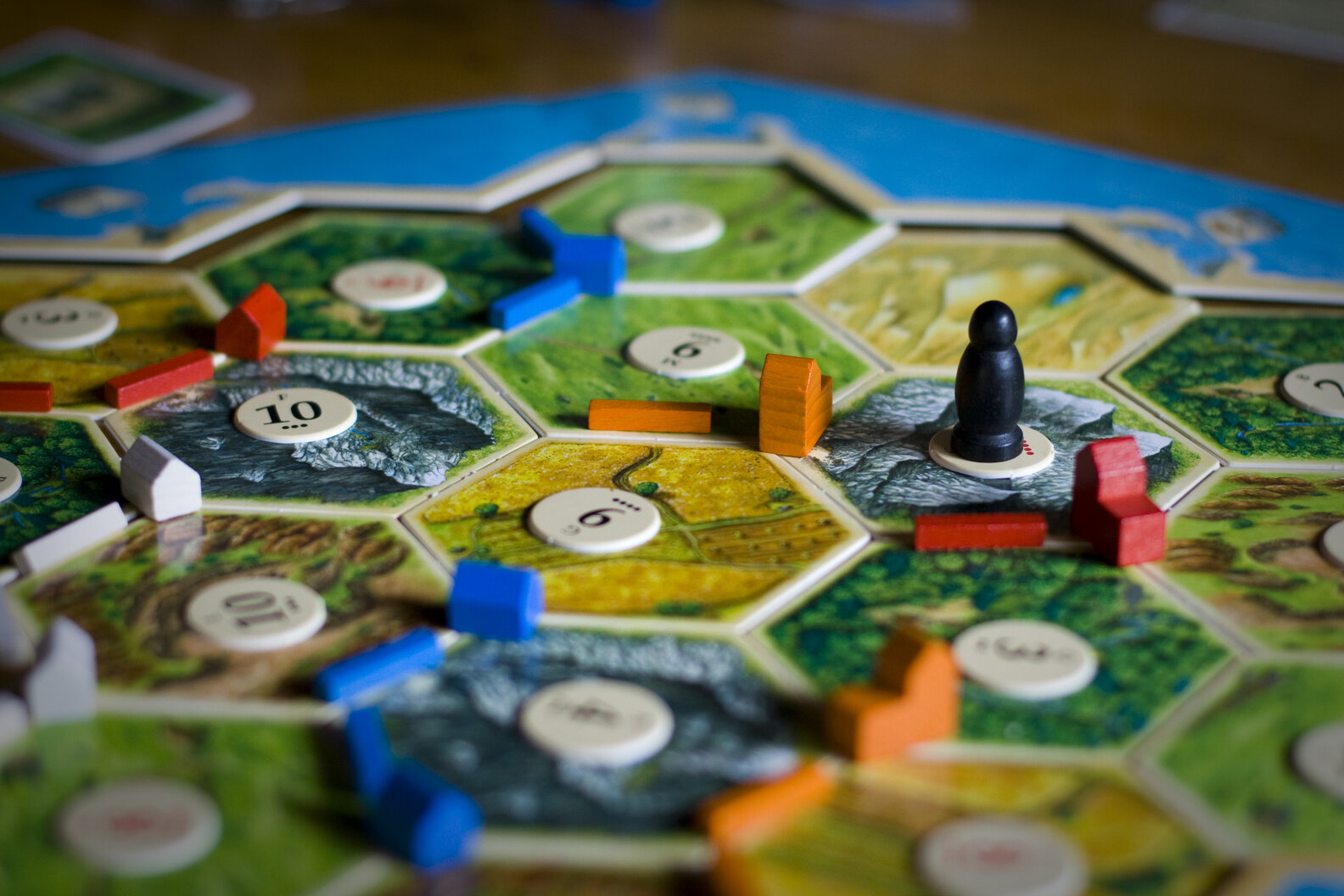 Best Bar Games: Pool, Dice, Apples to Apples - Thrillist