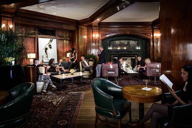 Best Holiday Bars in Seattle for Christmas Drinking - Thrillist