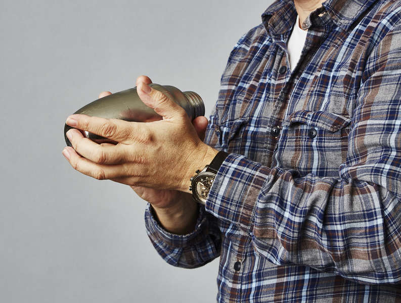Cocktail Shaking Styles: How to Hard Shake a Drink Properly - Thrillist