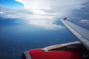 Plane Crash Safety Info: How to Survive Mid Flight Engine Failure ...