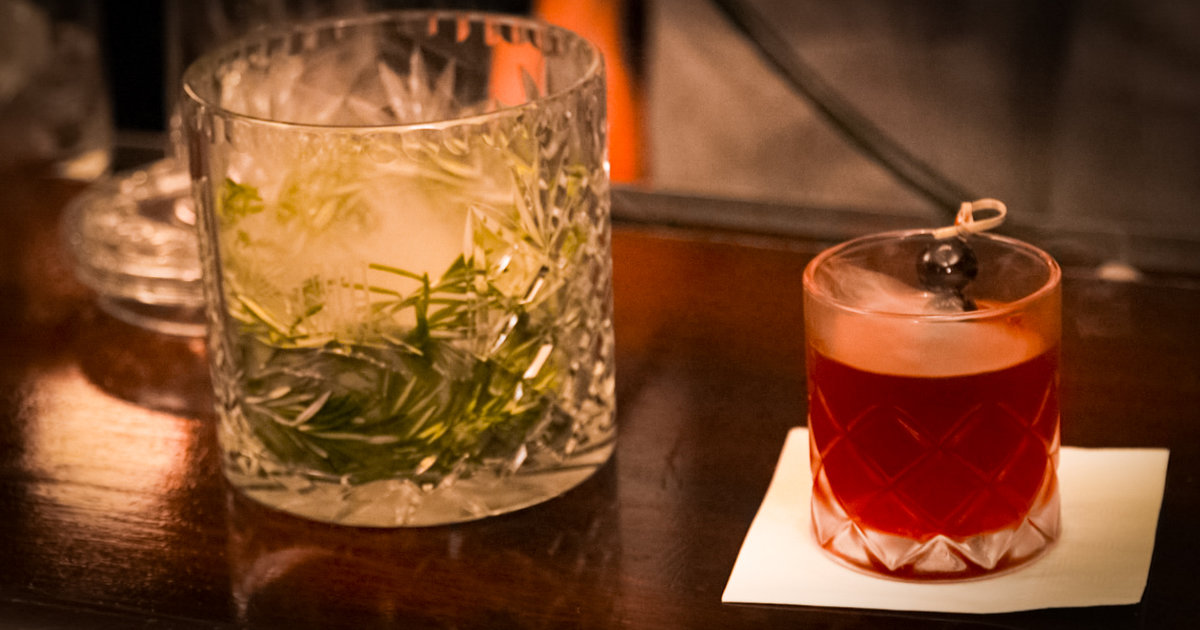 NYC's Beatrice Inn Reinvents Classic Cocktail with Smoked Manhattan ...