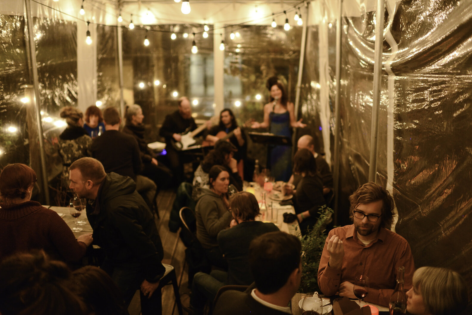 Best Holiday Bars in Seattle for Christmas Drinking - Thrillist