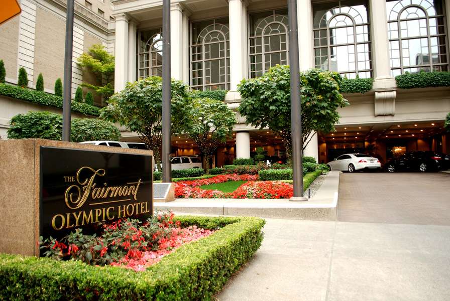 The Terrace Lounge: A Bar in Seattle, WA - Thrillist