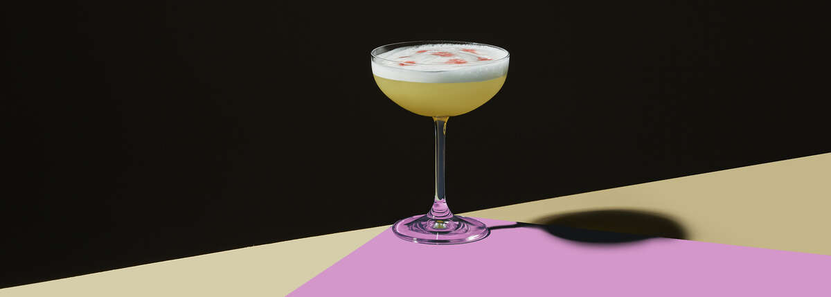 The Ultimate Grapefruit Pisco Sour Recipe - Thrillist
