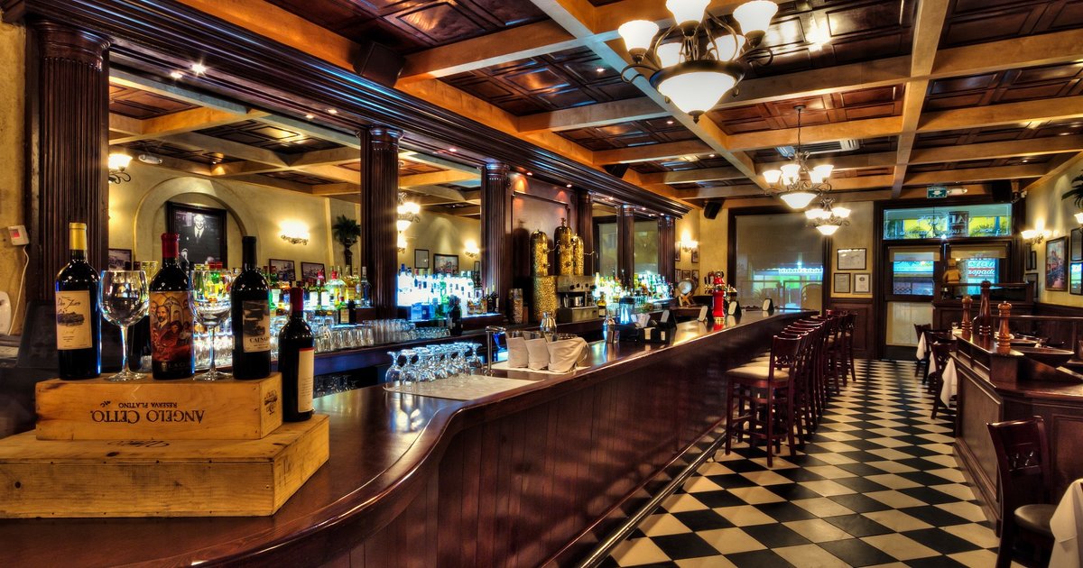 Caesar's Restaurant-Bar: Restaurant.