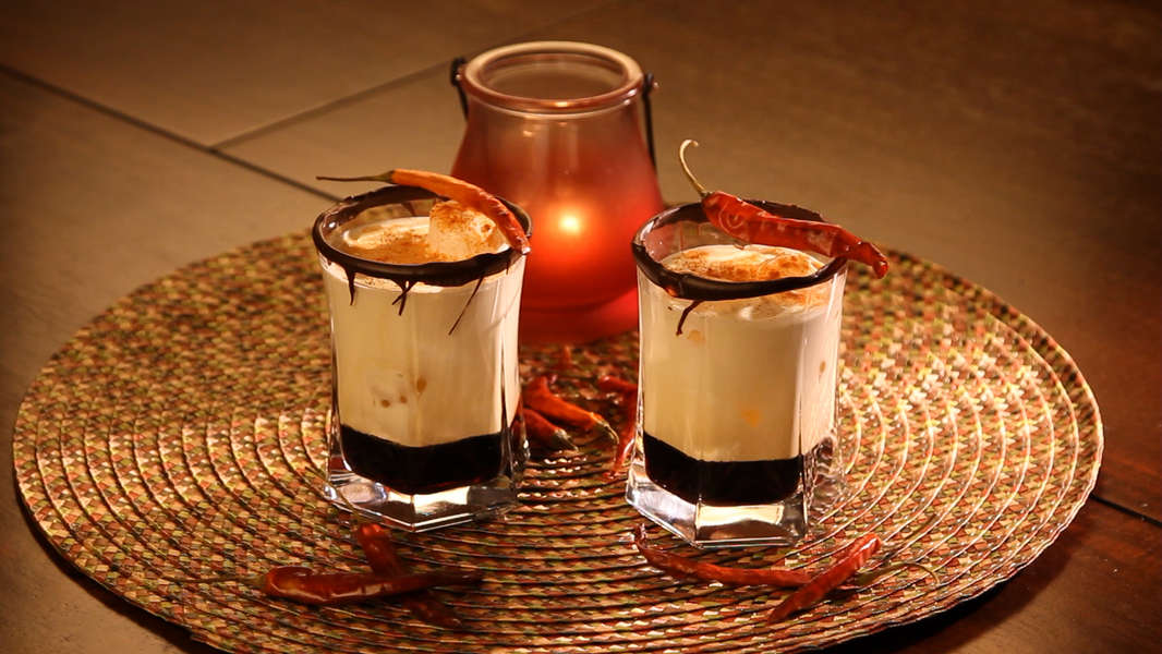 How to Make a Chili Chocolate Sombrero Kahlua Cocktail Recipe - Thrillist