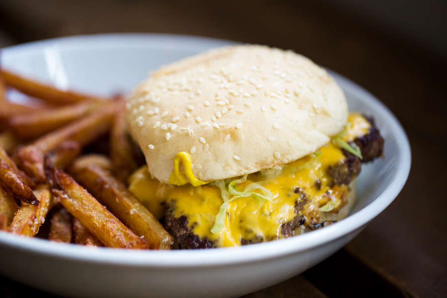 Burger Restaurants in Memphis for the Best Hamburger - Burger Quest ...