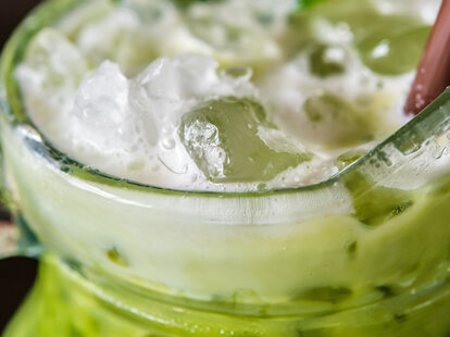 Cold Brew Matcha Recipe: How to Make Cold Matcha Tea - Thrillist