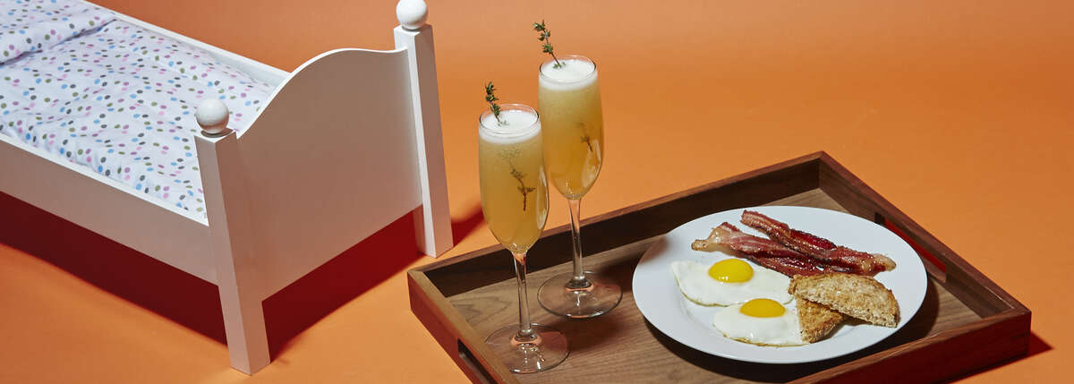 Passion Fruit Bellini: Passion Fruit Wine Cocktail Recipe - Thrillist