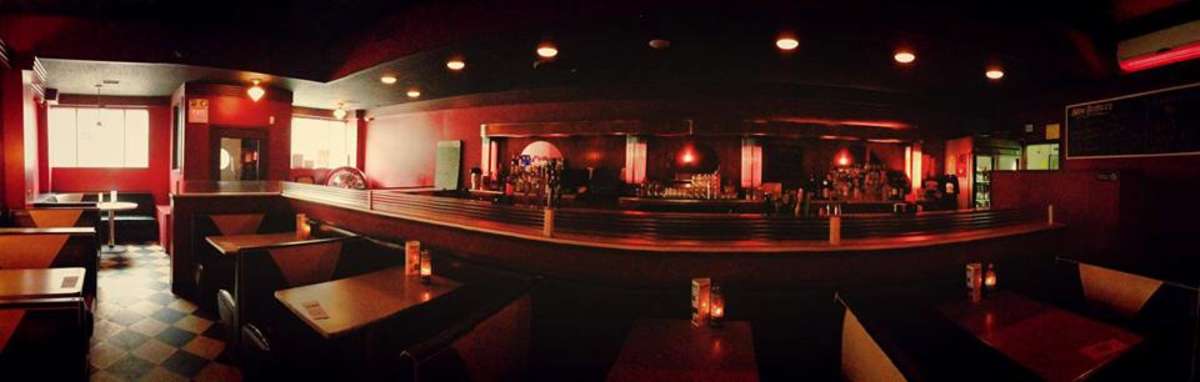 Kelly's Bar & Lounge: A Bar in Pittsburgh, PA - Thrillist